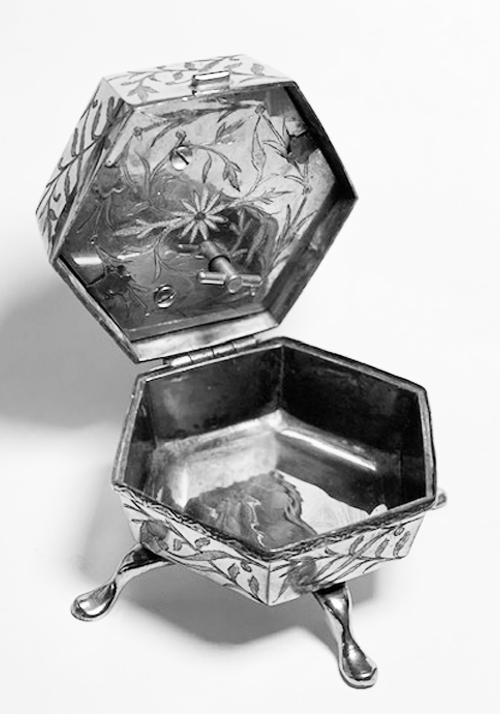 Zimbalist 4" Hexagon Shaped Footed Music Box